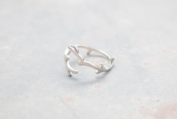 Minimalist Silver Vine Rings – Hipster Row